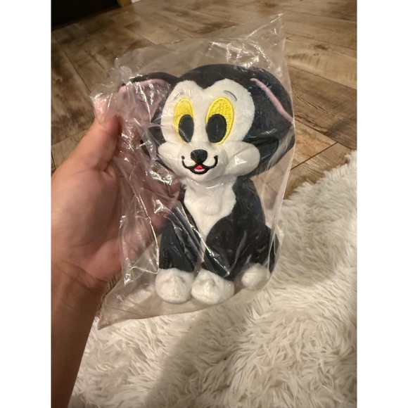 Disney | Toys | New Disney Figaro The Cat Black White Collectible Plush ...